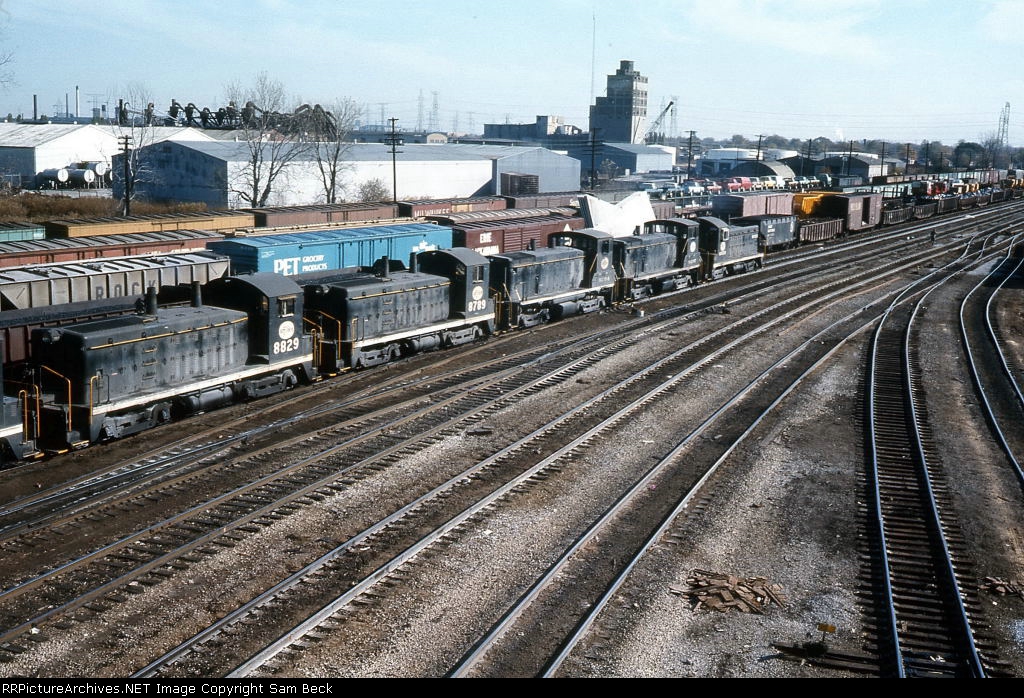 IHB 8829, 8789, and 9204 Eastbound